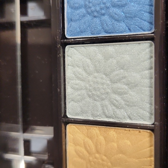 mark. | Makeup | Color Swing X Mark Mix It Up Eyeshadow Compact New ...